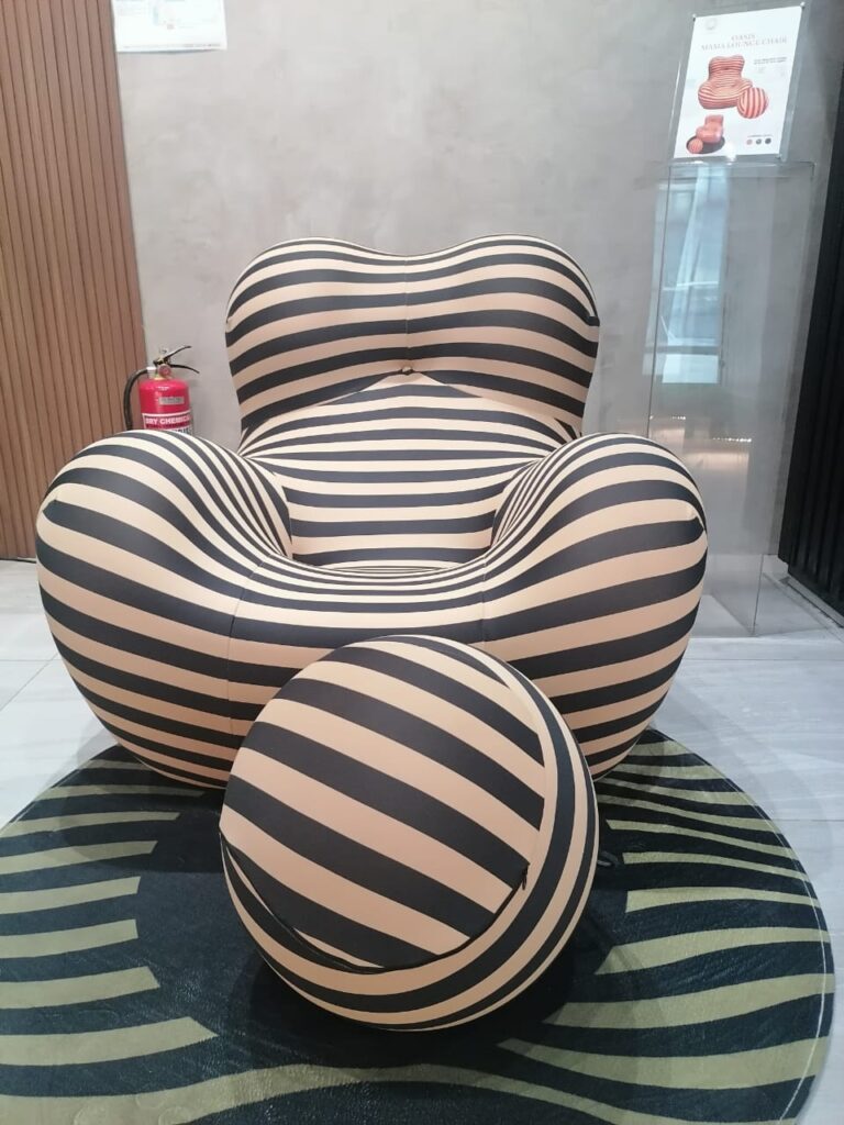 Oasis Mama Chair Lounge (Orange Stripes, Black Stripes, Full Black ...